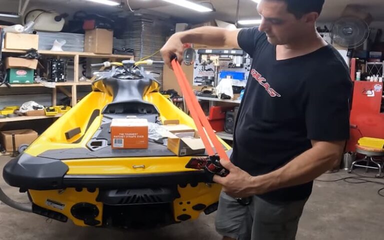 5 Steps to Tie Down a Jet Ski on a Trailer - Strapinno
